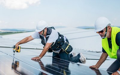 MVV Photovoltaik-Leitfaden 2025: Schritt für Schritt zur eigenen Anlage