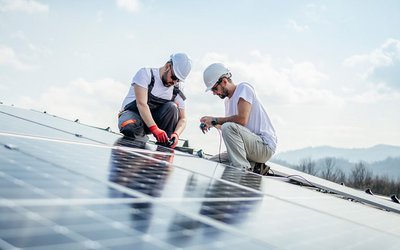 MVV Photovoltaik-Leitfaden 2025: Schritt für Schritt zur eigenen Anlage